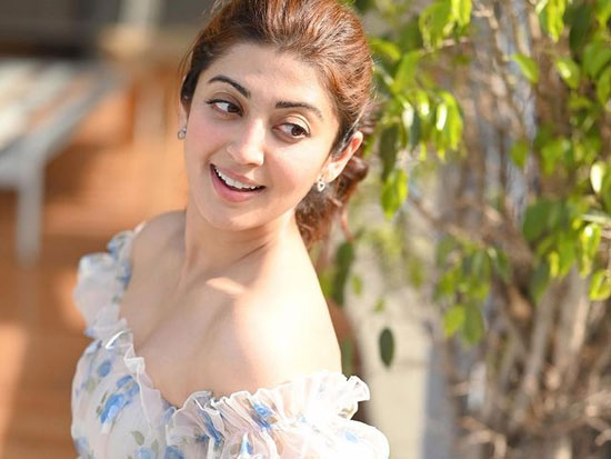 Lovely Clicks Of Pranitha Subhash